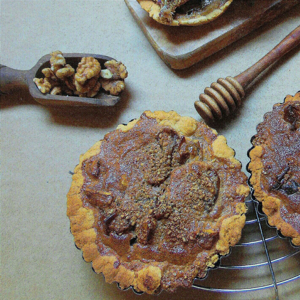 Tarte aux dattes et aux noix – Michka's Kitchen